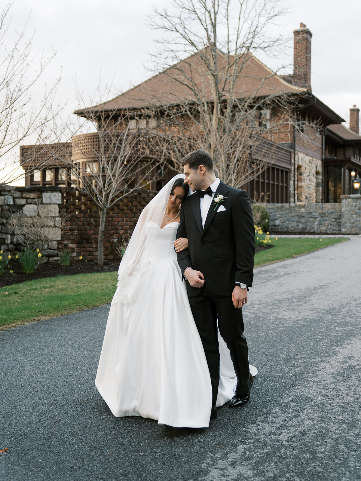 An Early Spring Garden Vogue Style Wedding